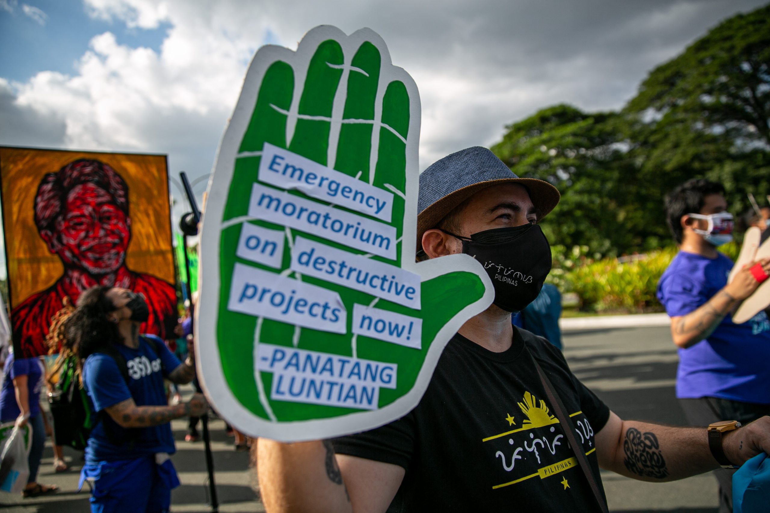 IN PHOTOS: Filipino climate activists in Manila and Glasgow march to ...
